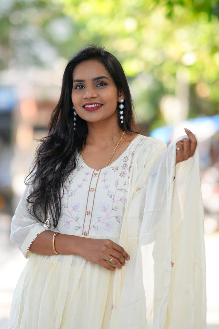 Cream Color Mul Mul Cotton Anarkali 3 Piece With Thread Embroidary Wor ...